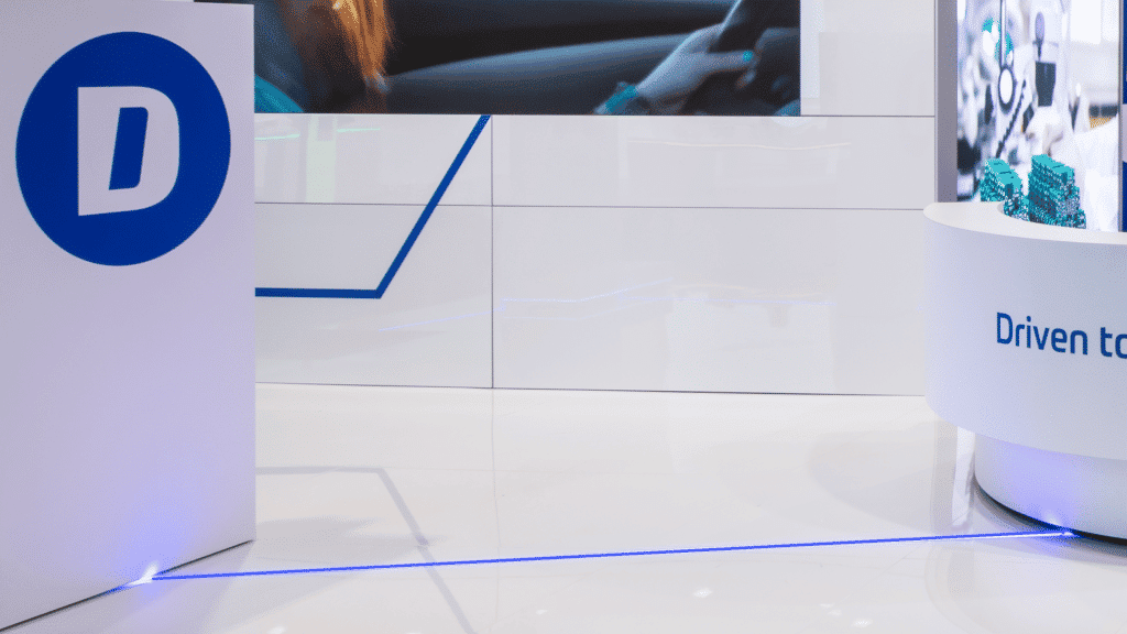 Wall and floor panels for Delphi - Exposupply